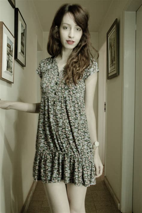 무료 이미지 소녀 화이트 무늬 모델 유행 의류 겉옷 셔츠 인간의 몸 드레스 디자인 아름다움 예쁜 블라우스 아나 블 브리 엘라 소매 사진 촬영