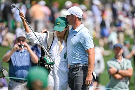 Rory Mcilroy And Erica Stoll Share A Kiss At Masters A Year After