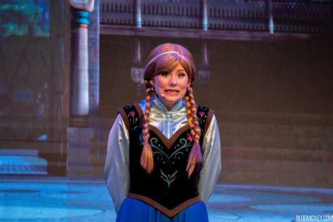 Frozen Sing Along Celebration Returns To Disney S Hollywood Studios