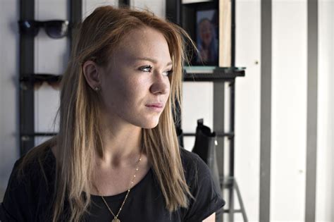 17 årige Sofie blev voldtaget politiet troede hende ikke Her er hendes gribende historie BT