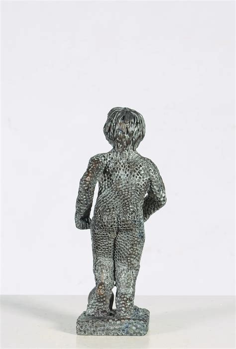 Carolein Smit Bronzen Beeld Klein Jongetje Met Bal Verkocht