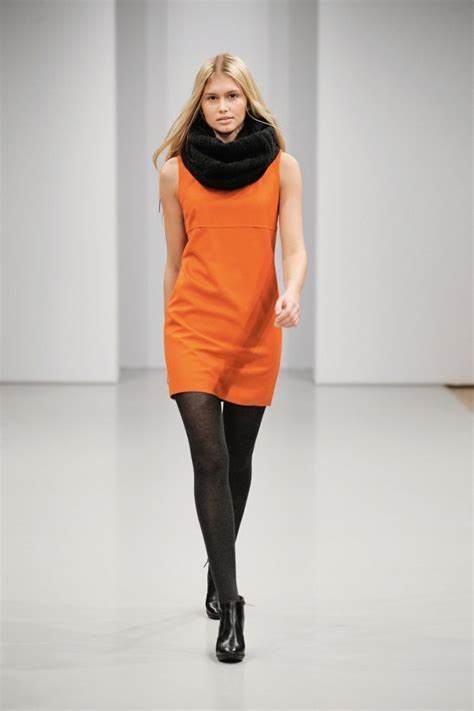 Как выбрать и с чем носить оранжевое платье фото Модные стили Совет по моде Платья