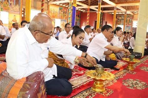 វត្តអារាមចំនួន ៤០វត្ត នៅក្នុងខេត្តមណ្ឌលគិរី ទទួលបានការប្រគេនទៀនព្រះវស្សា និងទេយ្យវត្ថុ