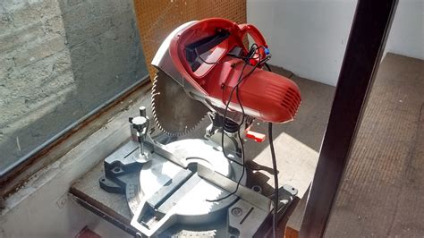 cambio botón de encendido de cierra circular YoReparo