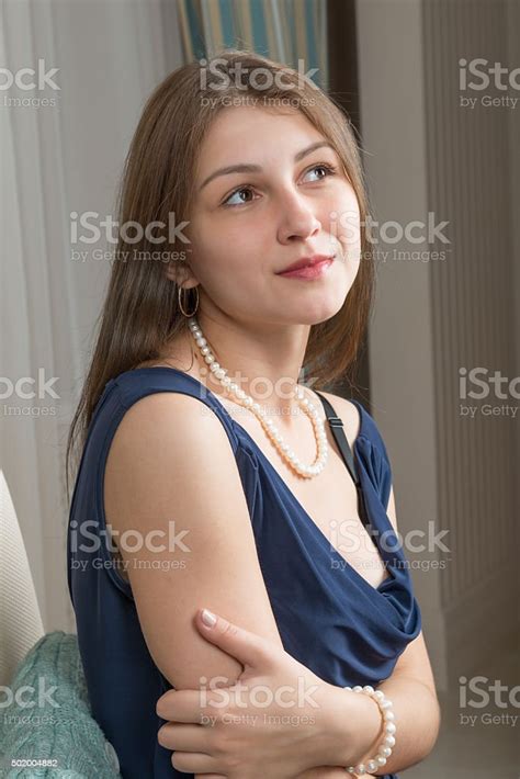인물사진 있는 귀여운 여자아이 있는 파란색 정장용 2015년에 대한 스톡 사진 및 기타 이미지 2015년 갈색 귀여운 Istock