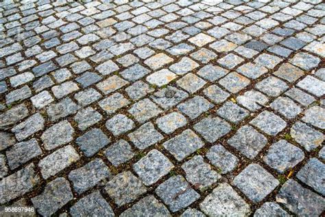 제곱된 구식 간단한 거친 회색 콘크리트 거리 조약돌 포장의 추상 패턴입니다 건축 장식 및 배경입니다 0명에 대한 스톡 사진 및 기타 이미지 Istock
