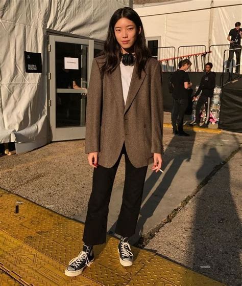 誰說擁有女人味只能靠女性化裝扮襯托，「中性打扮」依舊能從細節展現魅力 Dappei