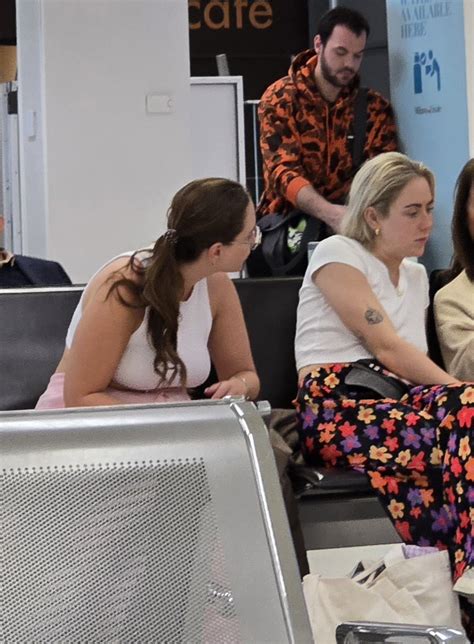 Bra Less Sisters Boobs Forum