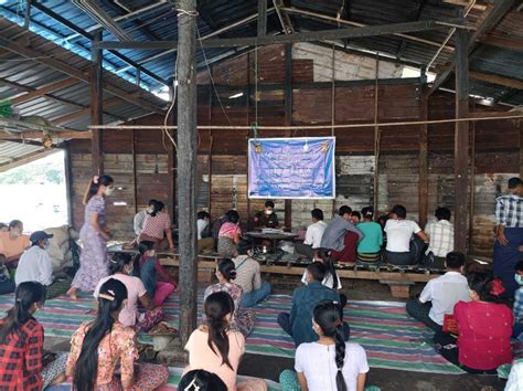 ကျိုက်လတ်မြို့နယ် ဗလီခြံ‌ရေကျော်ကျေးရွာတွင် ပန်းခင်းစီမံချက်ဖြင့် နိုင်ငံသားစိစစ်ရေးကတ်ပြားများ