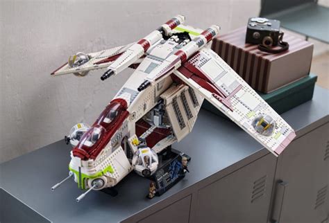 Lego Reveals 3292 Piece Star Wars Ucs Republic Gunship Out On 1st August That Brick Site