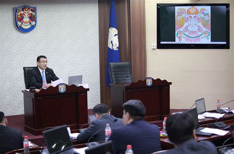 Нийслэлд шаардлага хангахгүй 976 тоглоомын талбай байна