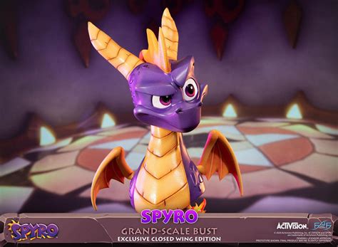 Spyro™ The Dragon Spyro™ Grand Scale Bust Exclusive Closed Wing
