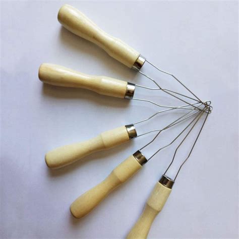 Healifty 3pcs Button Hook Wooden Handle Wire Loop Pull Through Aids Button Helper Button Assist