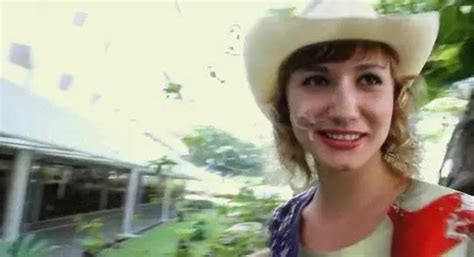 German Girl Visits America For The First Time Scrolller