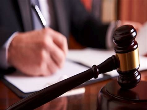 त्यानं पत्नी गमावली ₹25 लाख नुकसान भरपाई द्या 12 वर्ष तुरुंगात राहिलेला पती निर्दोष