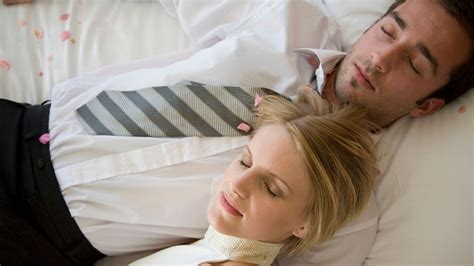 Sfatiamo Un Mito La Prima Notte Di Nozze Si Dorme Vanity Fair Italia