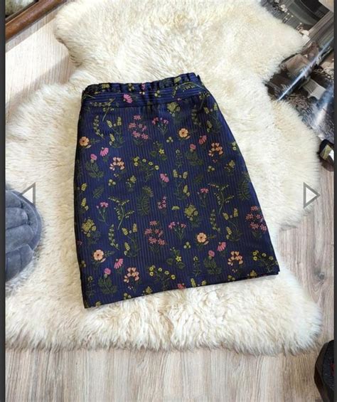 Брендова гарна спідниця Primark квіти батал етикетка — ціна 199 грн у каталозі Міні спідниці