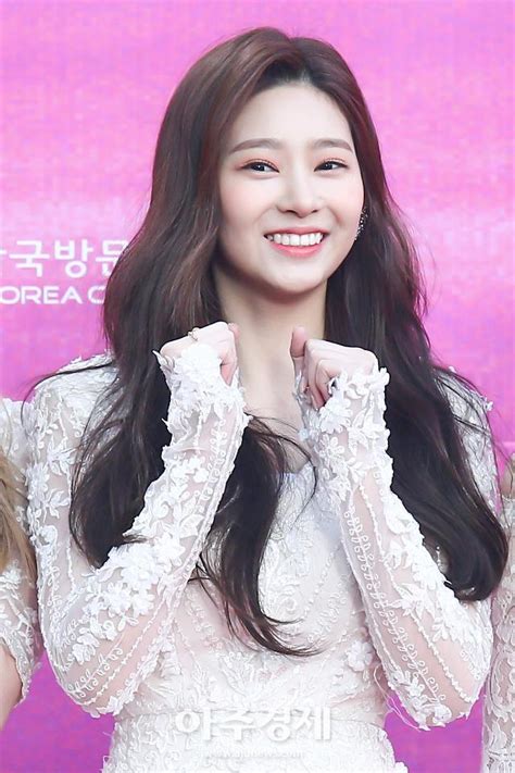 포토 아이즈원 김민주 일상이 애교 2019 서울가요대상 아주경제