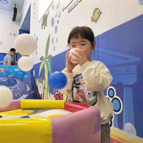 마리이 어디서 봤는데 인생에 승자는 마지막에 웃는 놈이 아니라 자주 웃는 놈이래 민아 덕에 매일 웃어 ️ 매일을 기쁘게 살아서 햄볶 사랑해 오랑해 육랑해 팔랑해 구랑해