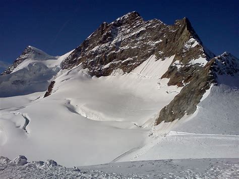맑은 날의 융프라우