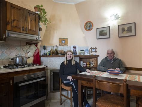 Borutta I 246 Abitanti In Posa Ritratti Contro Lo Spopolamento Ecco