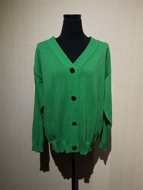 옷방정리중새상품 금장단추 포인트~그린 브이넥 가디건 헬로마켓