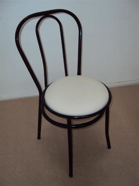 Μεταλλικές Καρέκλες Τραπέζια Εξοπλισμοί καταστημάτων Zampoukas Seats Industry