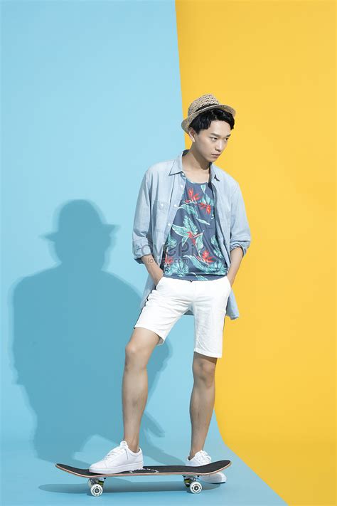 스케이트 보드를 타는 젊은 남성 사진 무료 다운로드 Lovepik