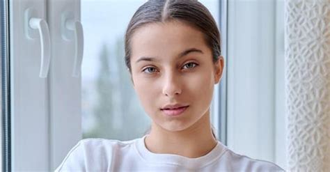 “Майка ми иска да ме изгони от апартамента Аз съм само на 15 години…” Истории от живота