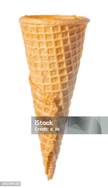 아이스크림 콘의 빈 와플 컵은 흰색 배경에 고립 클로즈업 러시아에 대한 스톡 사진 및 기타 이미지 러시아 바로 먹을 수 있는 밝은 빛 Istock