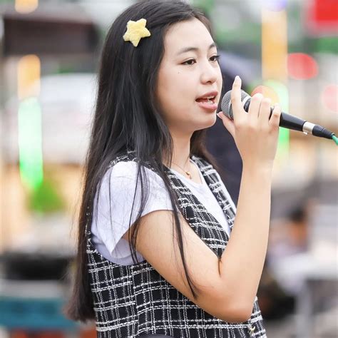 ฝนฟ้าจ๋าใจดีกับหนูหน่อยนะคะ🥹 ตลาดเลียบด่วนแดนเนรมิต น้องปัณณ์ ภัทราพร Facebook