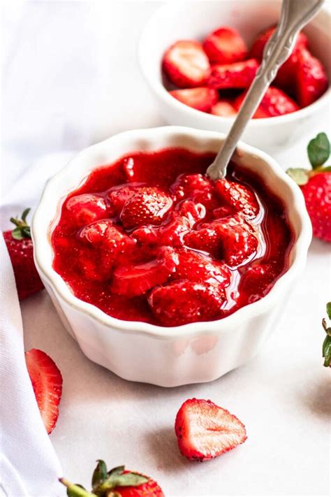 30 Best Cheesecake Toppings Strawberry Sauce And More Rich And Delish