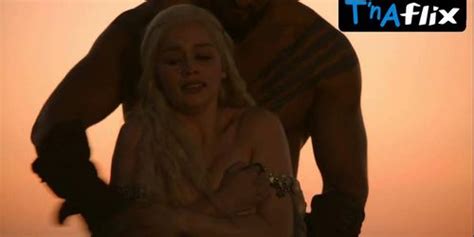 Emilia Clarke Breasts Scene In Game Of Thrones Tnaflix Com