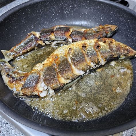 구워놓으면 기름이 좔좔좔~~ 청어구이