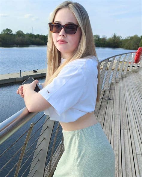 Elise Rae United Added A New Photo Elise Rae United