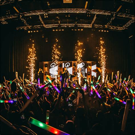 6x Showven Sparkular Mini Inclusief Vulling Controller En Bekabeling Huren Ultrasound Rental