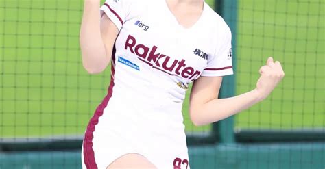 รวมรูปภาพของ คนดู 100 ล้านวิว เชียร์ลีดเดอร์เจอลมพัดกระโปรงเปิด ไม่โป๊เลย แต่คนแห่ดูอะไรกัน รูป