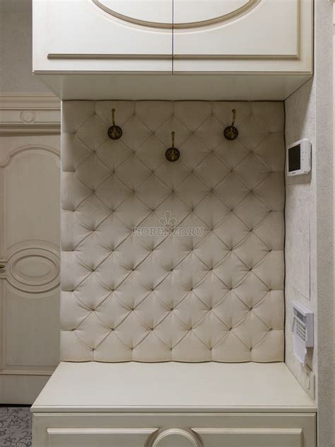 Прихожая в классическом стиле на заказ из МДФ с каретной стяжкой Арт 388 Гардеробные