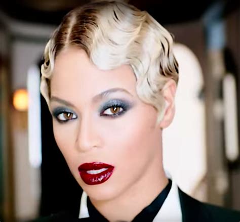 16 Of Beyonces Best Beauty Looks From 1999 To Beychella