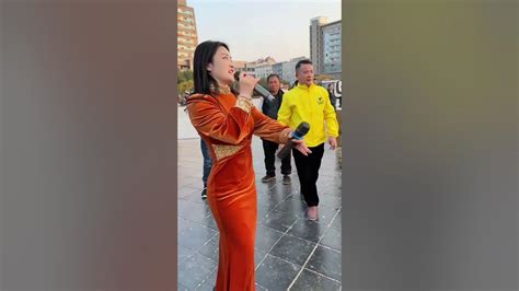 红马鞍 这声情并茂的唱得太好听了👋🌹 一首好听的歌分享给大家 祝大家天天有个好心情 祝愿大家新的一年心想事成 谢谢聆听与支持 永康