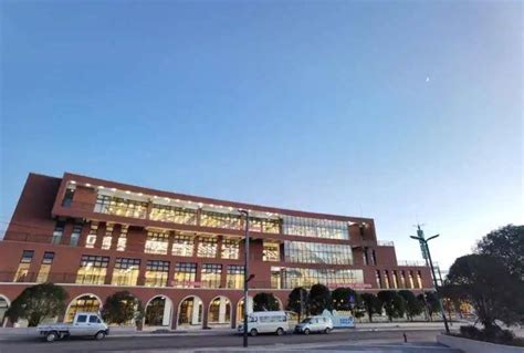 云南财经大学正式开学 融创雁来湖小镇成为优质股 教育规划
