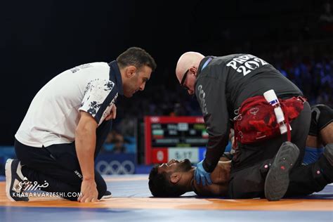 تصاویری از انتقال پدر حسن یزدانی از جایگاه تماشاگران خبرورزشی