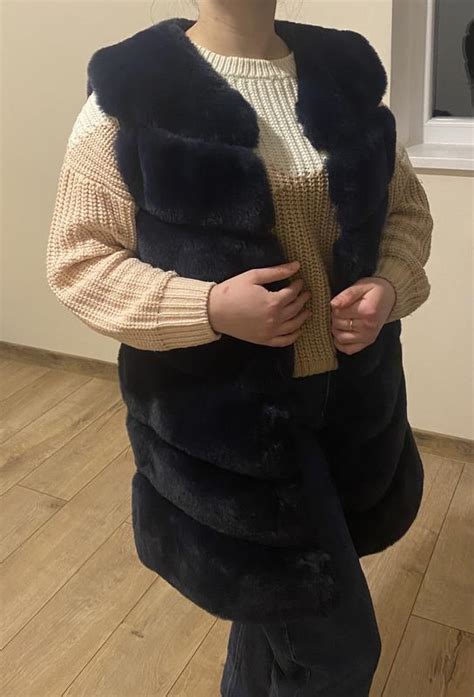 Жилеточка — ціна 500 грн у каталозі Жилетки Купити жіночі речі за доступною ціною на Шафі