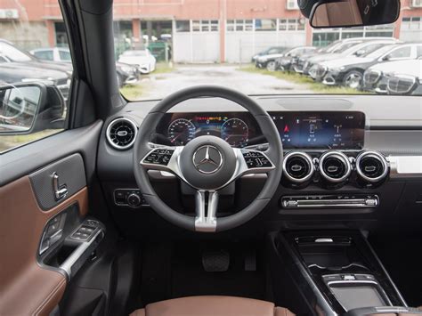 奔驰glb内饰实拍高清大图奔驰glb 2025款 Glb 200 动感型第2张图片大全太平洋汽车