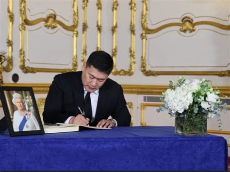 Ерөнхий сайд Л Оюун Эрдэнэ Хааны гэр бүл болон Британийн ард түмэнд эмгэнэл илэрхийлж хүндэтгэл