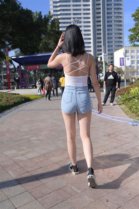 Cheng Shengs Street Photography Works Weekend Shopping Photoshoot