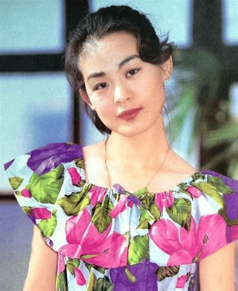 62岁丛珊满头白发、戴老花镜，没有了年轻时候的纯真，但越老越有韵味生活朱时茂儿子
