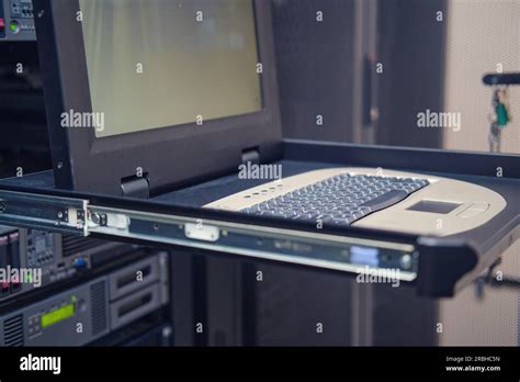 The Network Connection Issue Was Resolved At The Service Center With The Help Of A Professional