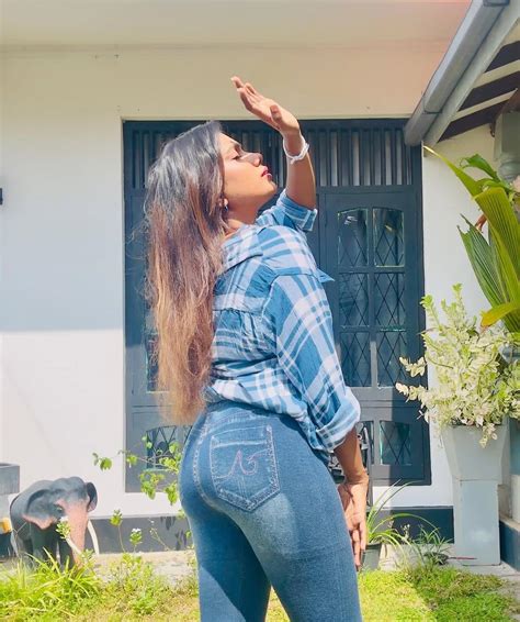 Sri Lanka Picture With Context තාමත් තරහින්ද ඒත් දැන් ඔයා වෙනස් වගේ 🖤 ඒත් මං ආස අර කලින්