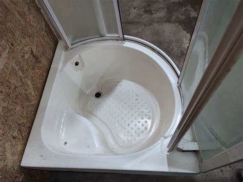 Продам душову кабіну б у рамну розмір 90 90 ціна 1500 грн Сантехніка та комунікації Івано